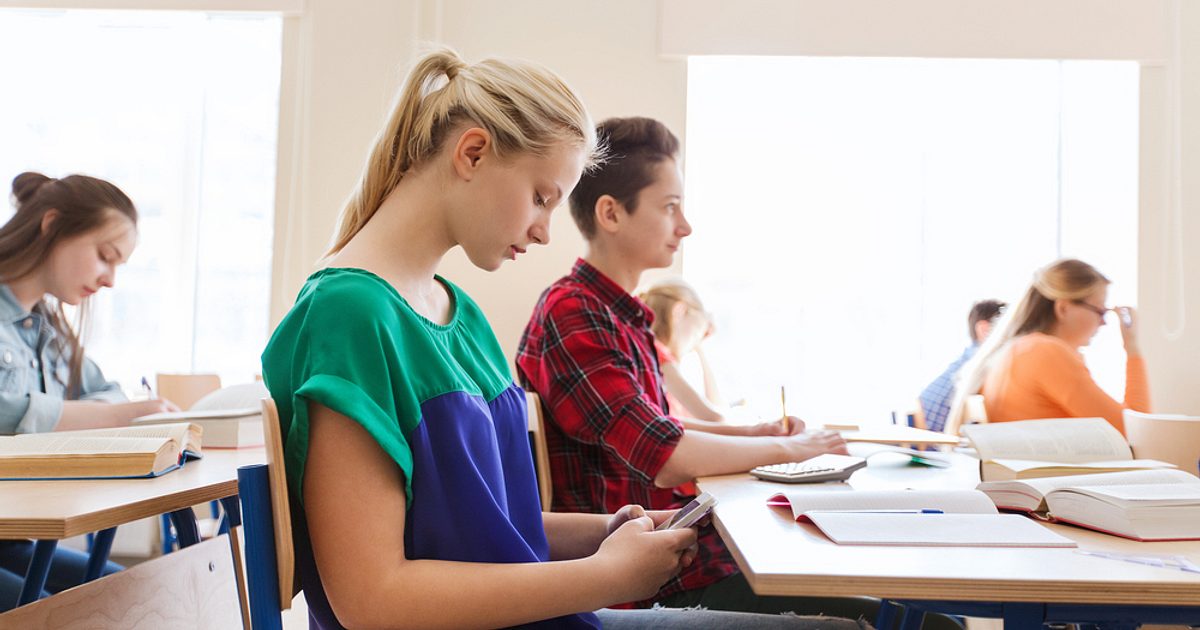 New: Evidence review finds sending personalised letters or… | EEF