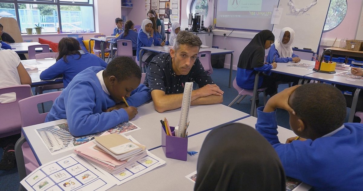 Improving teacher and pupil feedback - EEF scales up Embedding… | EEF